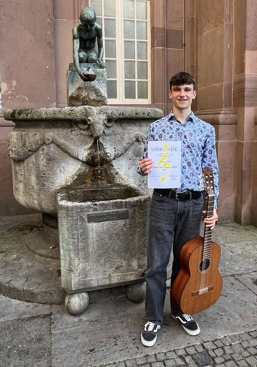 Jonathan Graf erhält den Stoberpreis 2023 | MGB - Melanchthon-Gymnasium ...